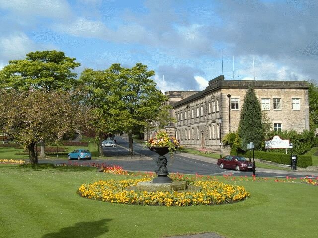 "Crescent Gardens, Harrogate" by Dan Widdows at PicturesofEngland.com