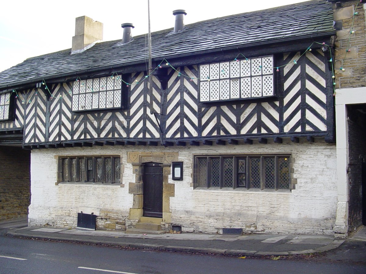"ALMONDBURY CONSERVATIVE CLUB, ALMONDBURY, HUDDERSFIELD, WEST YORKSHIRE ...