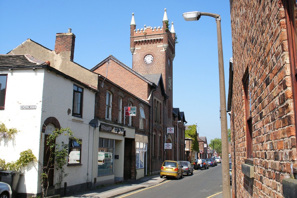"A picture of Macclesfield" by Ian Smith at PicturesofEngland.com