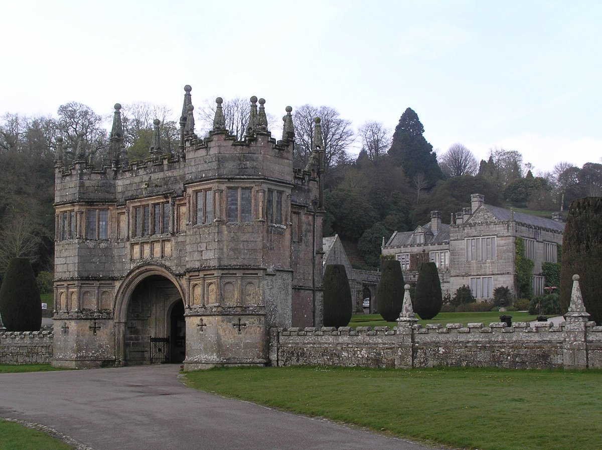 "Lanhydrock house and gatehouse" by Hilary Hoad at PicturesofEngland.com