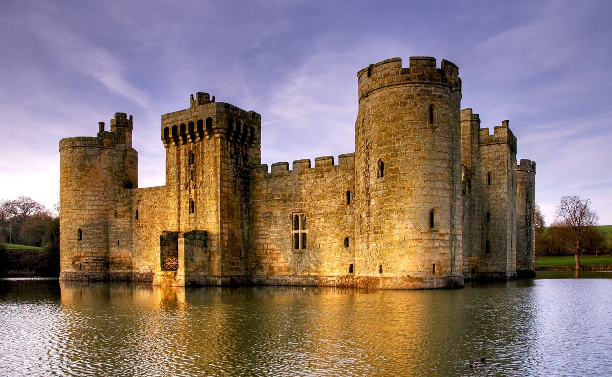 "Bodiam Castle" by Sarah Dawson at PicturesofEngland.com