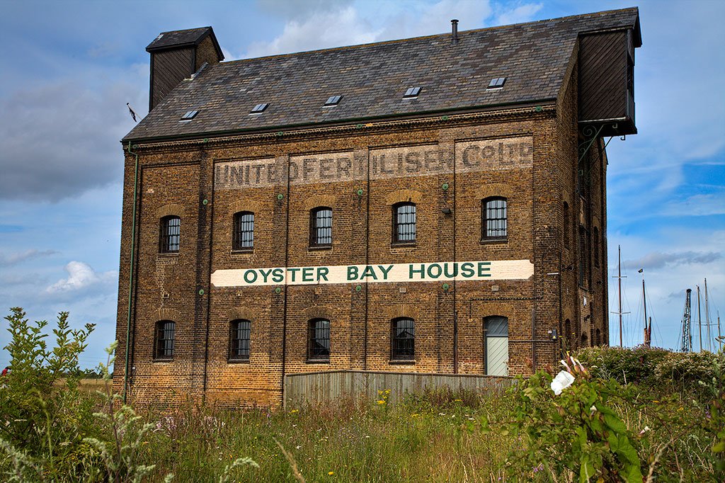 "Oyster Bay House" by David Wigham at PicturesofEngland.com