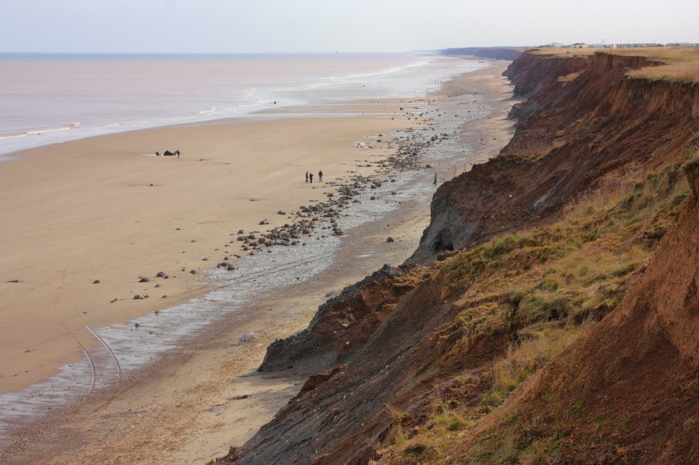 "Mappleton beach" by Paul Lakin at PicturesofEngland.com