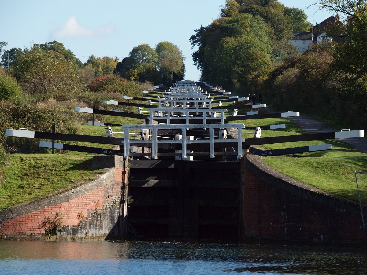 "Caen Hill Locks on the Kennet and Avon canal at Devizes" by David ...
