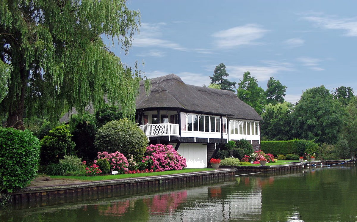 "Riverside House" by Jack Cousin at PicturesofEngland.com