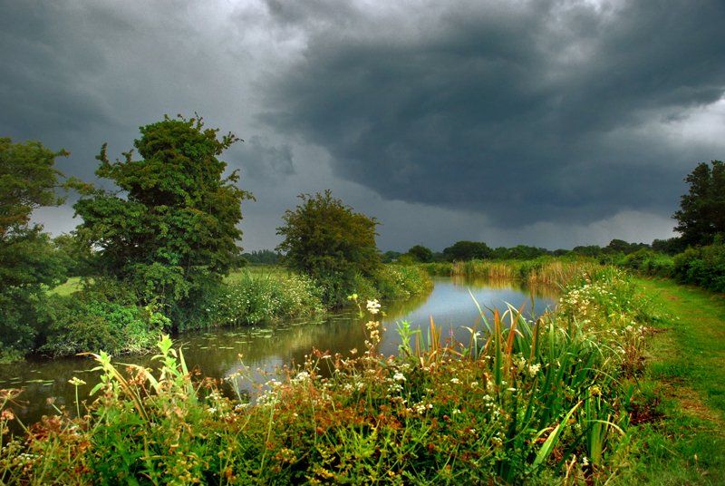 "Lancaster Canal" by Wojciech Rozanski at PicturesofEngland.com