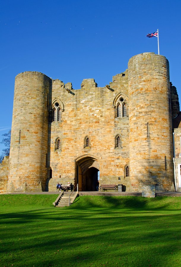"Tonbridge Castle Gatehouse" by Andrew Marks at PicturesofEngland.com