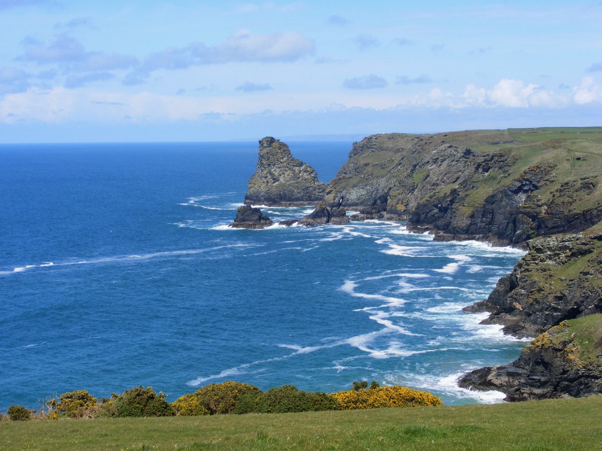 "Bossiney Bay" by Christine Fereday at PicturesofEngland.com