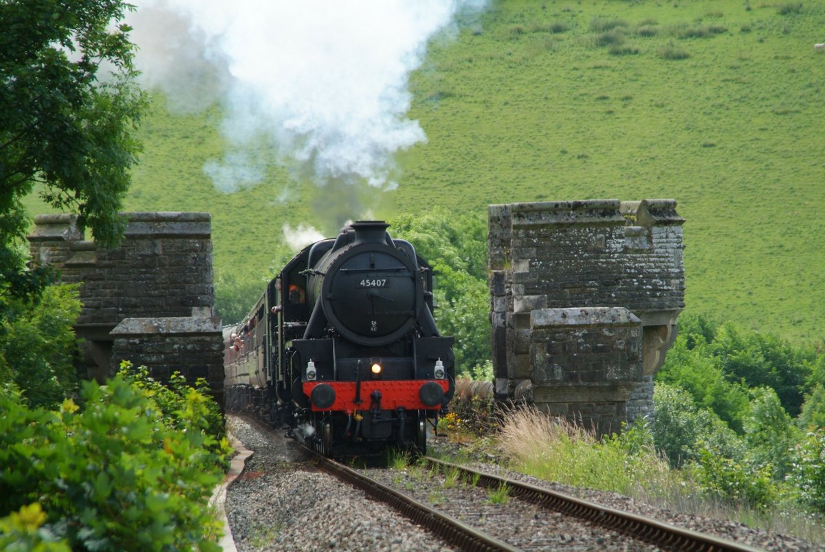 "'Black 5' on Knucklas Viaduct" by John Lemon at PicturesofEngland.com