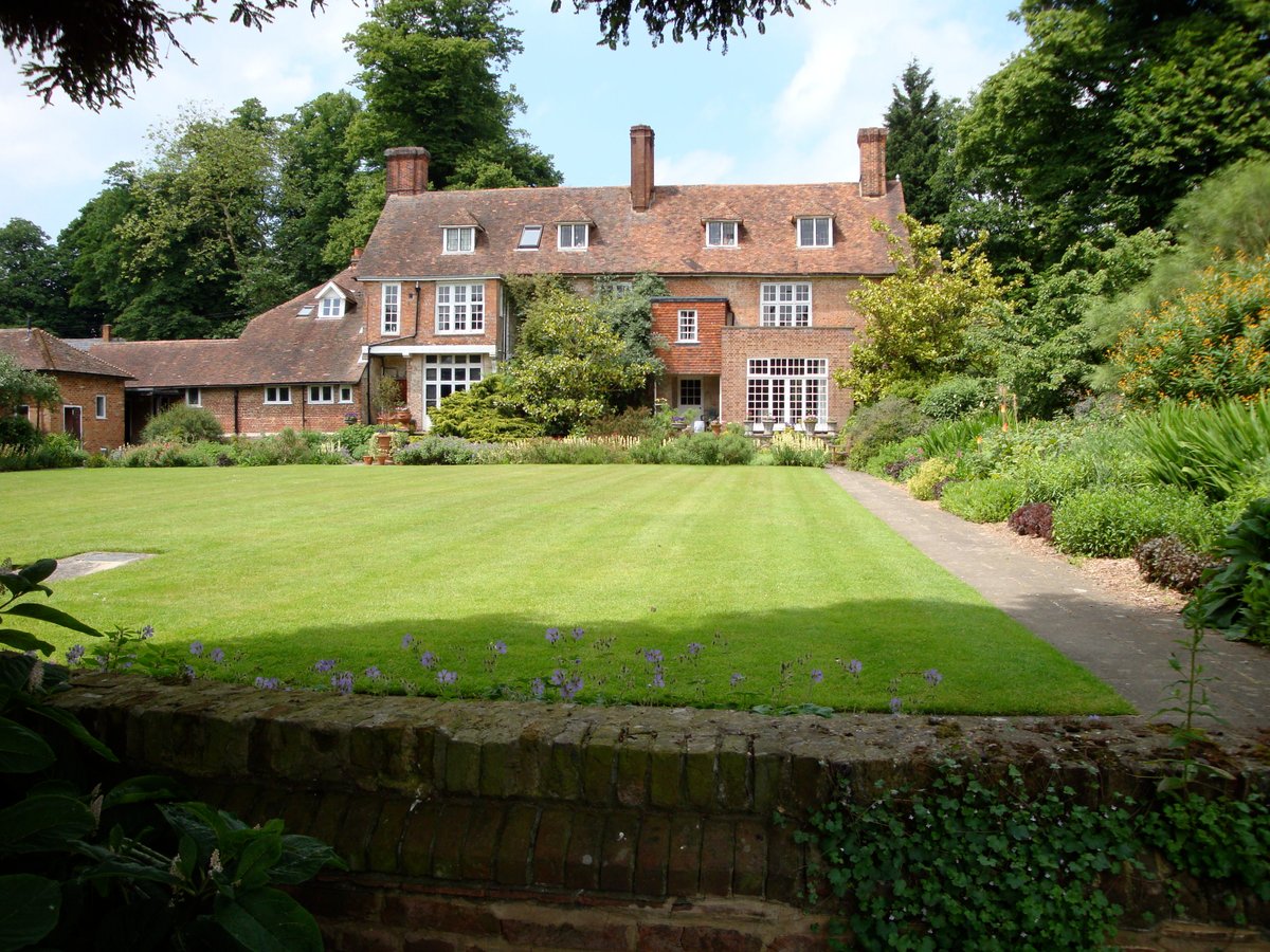 "Great Comp Garden, June 2008" by Cees Zeelenberg at PicturesofEngland.com