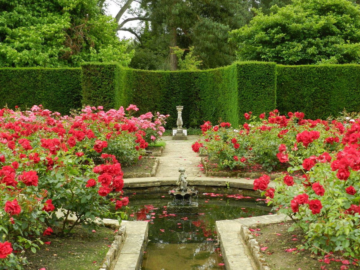 "Batemans Gardens 25 June 2011" by Cees Zeelenberg at PicturesofEngland.com