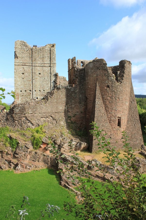 "Goodrich Castle Corner Shot." by Vince Hawthorn at PicturesofEngland.com