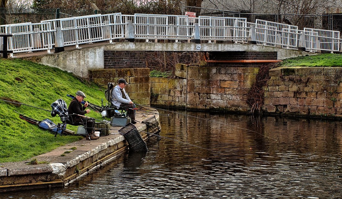 "Beeston Lock" by M3Wheels at PicturesofEngland.com