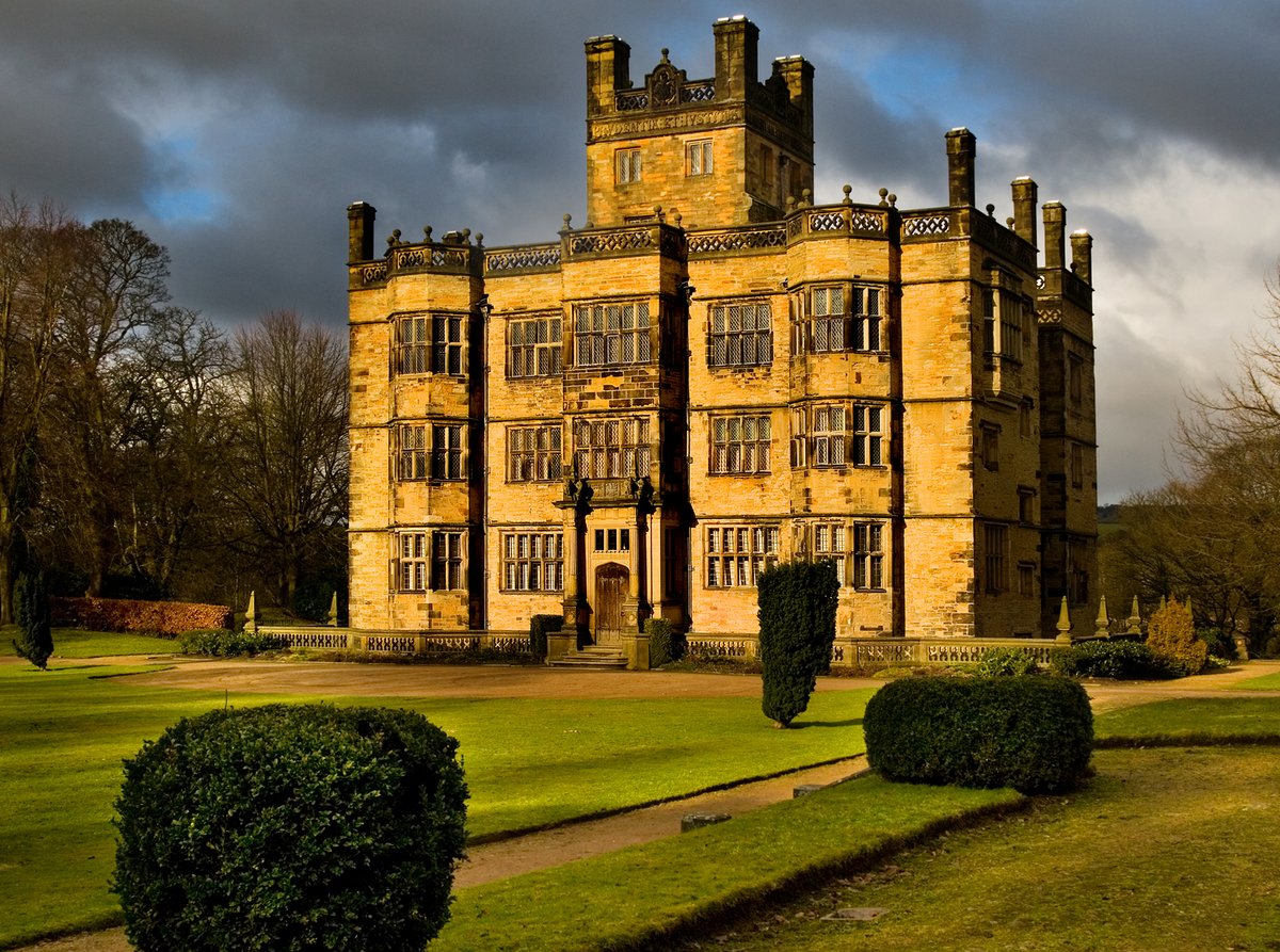 "Padiham, Lancashire" by David Swann at PicturesofEngland.com
