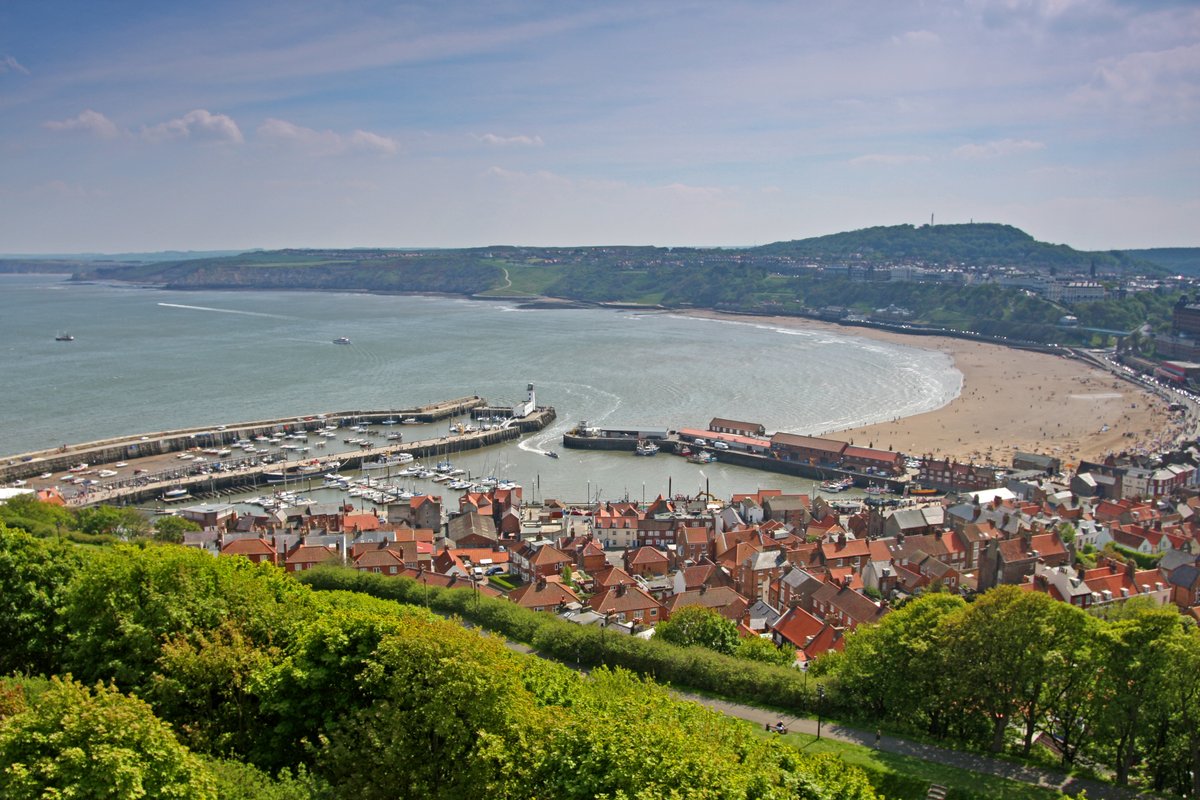 "Scarborough" by Zbigniew Siwik at PicturesofEngland.com