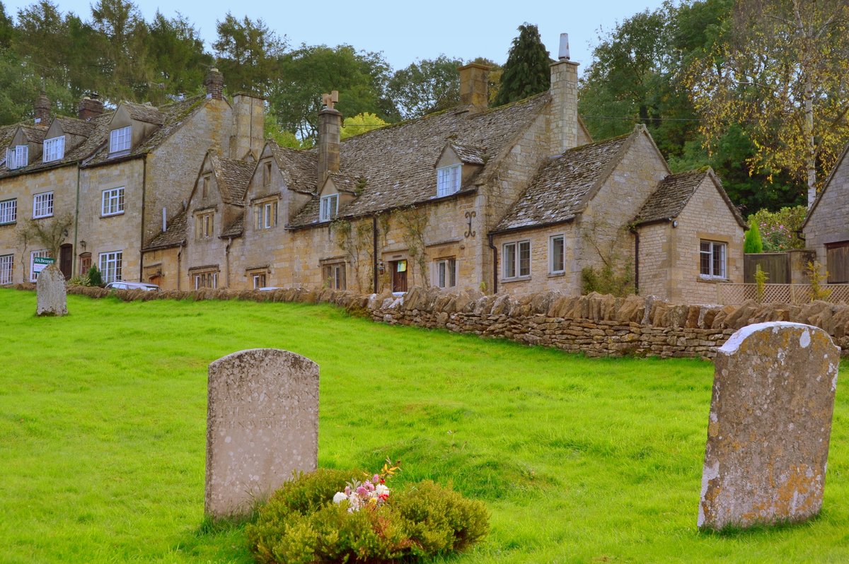 "Snowshill" by Martin Humphreys at PicturesofEngland.com