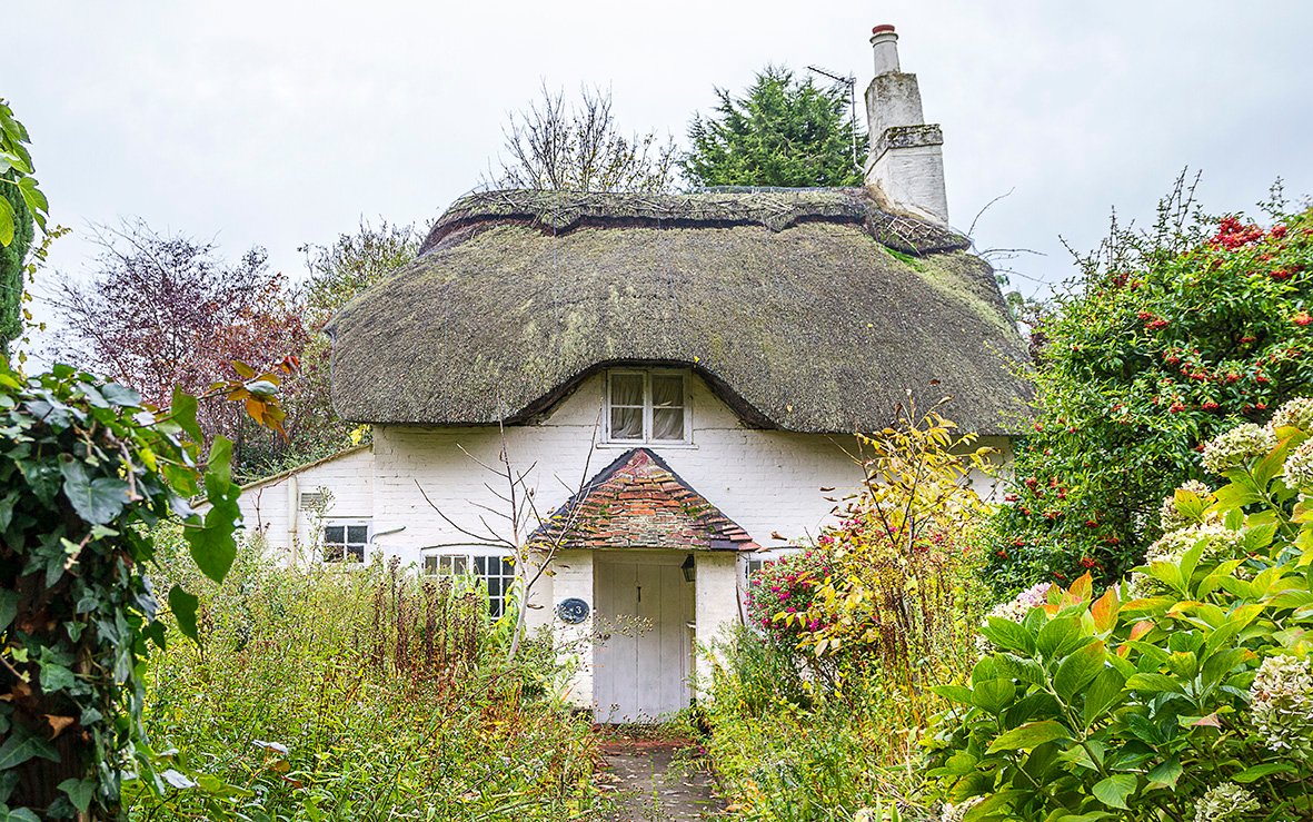 "Lymington Cottage" by Steve Elson at PicturesofEngland.com