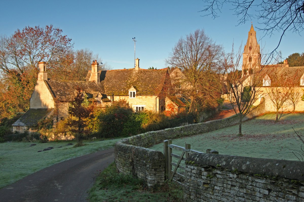 "Duddington" by Zbigniew Siwik at PicturesofEngland.com