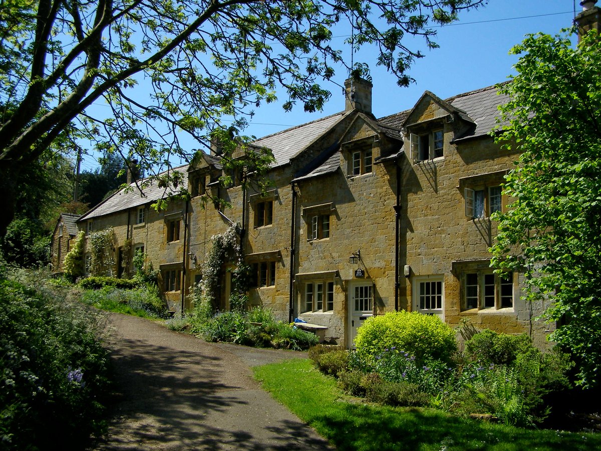 "Blockley" by Mike Morgan at PicturesofEngland.com