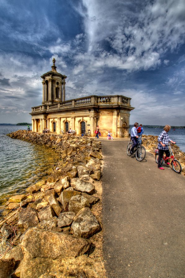"Rutland water" by Steve Stain at PicturesofEngland.com