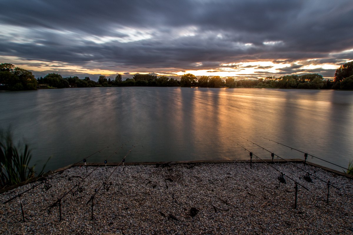 "Cromwell lakes" by Steve Stain at PicturesofEngland.com
