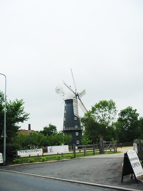 "Alford, Lincolnshire" by Jeff Saunders at PicturesofEngland.com