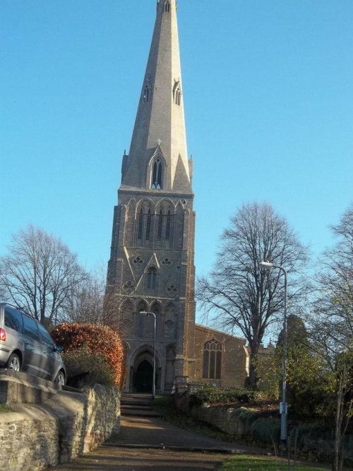 "RAUNDS" by Rod Warner at PicturesofEngland.com