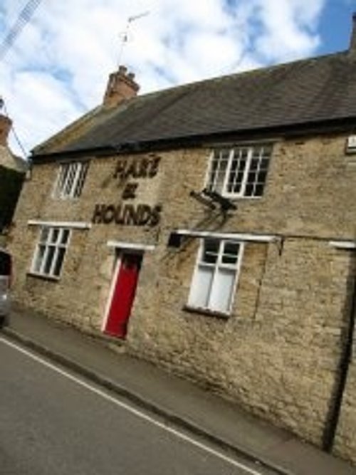 "Great Addington pub" by Rod Warner at PicturesofEngland.com