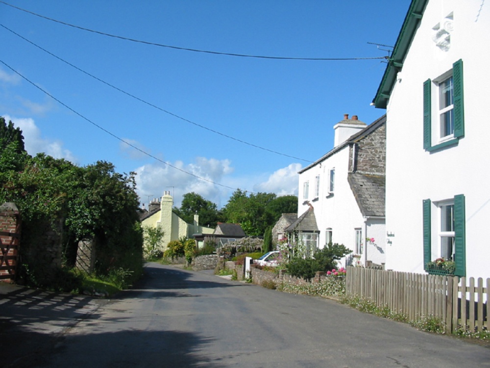 "Broadhempston, Devon" by Jeff Saunders at PicturesofEngland.com