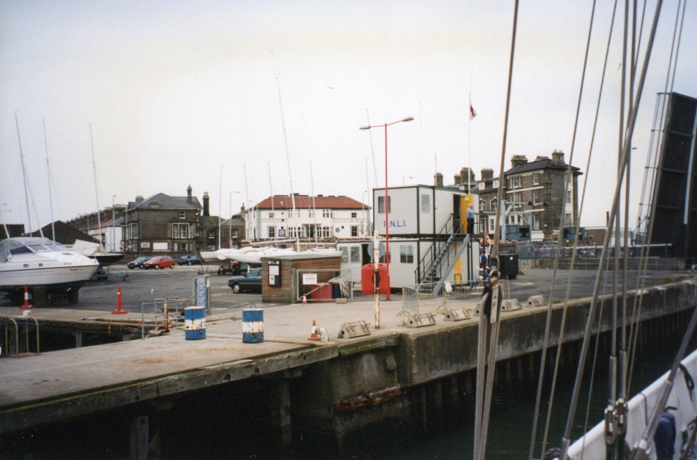 "Lowestoft" by Fred In't Hout at PicturesofEngland.com